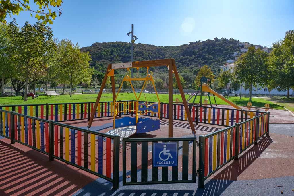 Parco giochi inclusivo: sicurezza e divertimento per tutti